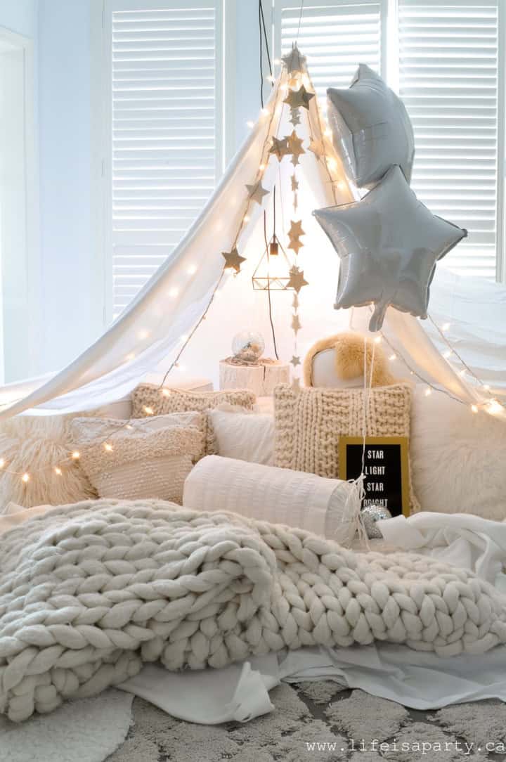 How To Build The Ultimate Pillow Fort - Life is a Party