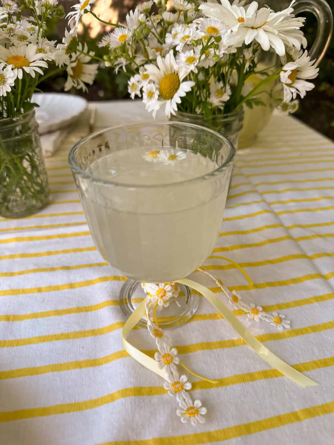 Daisy Themed Party Ideas - Life is a Party